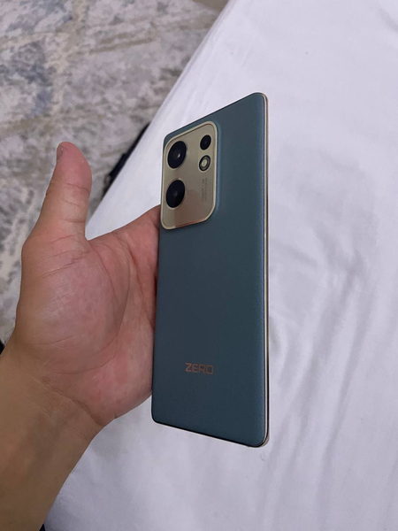 Infinix zero 30 256gb yashil rangi holati zor