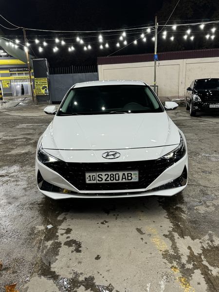 Hyundai Elantra 2022