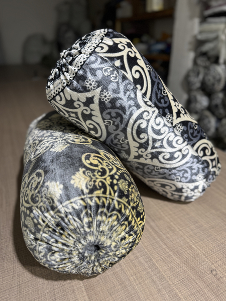 Bolish, Yostiqlar Sotiladi