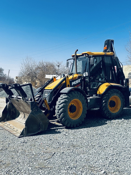 MST M544 traktor