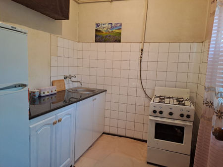 Продается Чиланзар 2 2комн.1 этаж.