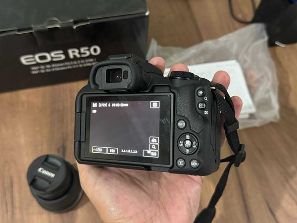 Canon EOS R50 KIT (45mm+210mm)