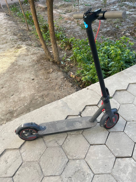 Jet skuter srochna sotiladi