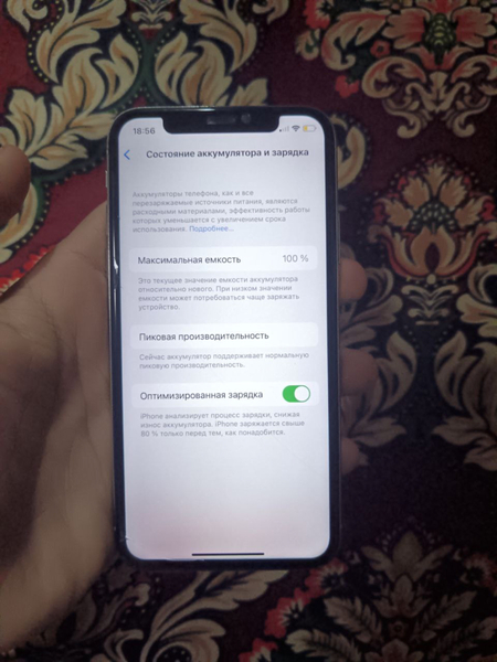 Iphone x  64gb rangi oq chiqqan