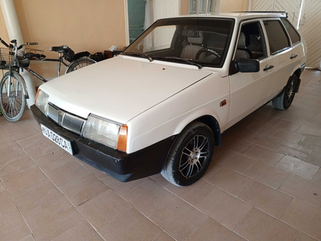 Vaz 2109 lada sotiladi