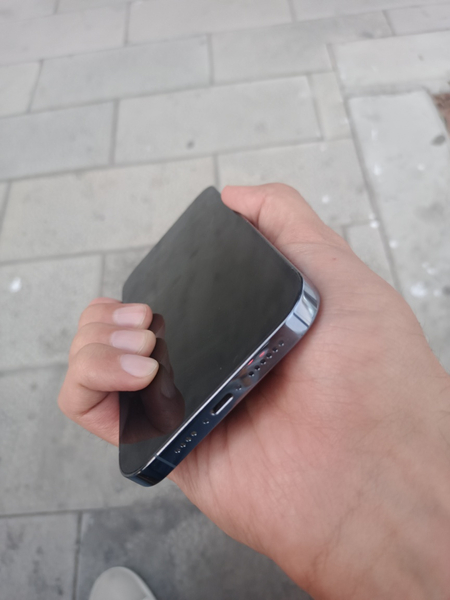 iPhone 13 pro max 89% battery