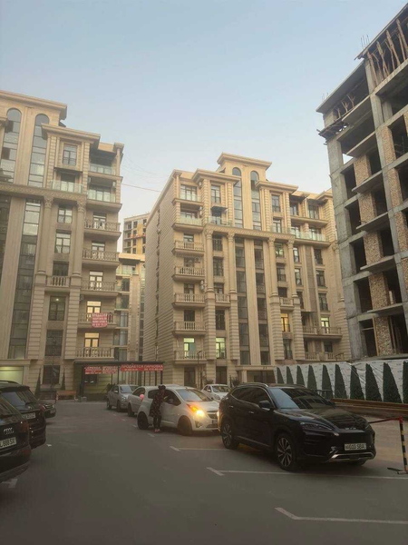 Продаётся 2-х комнат квартира на ок Сарой на Паркентском 71м2 Каробка