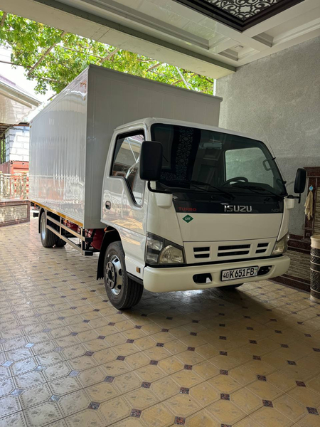 Surochni sotiladi isuzu 2104