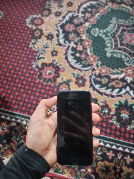 iphone 7 sotiladi narxini kelishamis abmen bor telga qarap