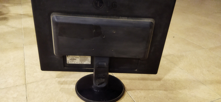 Monitor LG 22 sotiladi