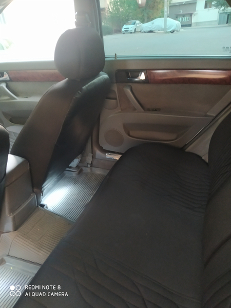 Lacetti 1.8 sotiladi
