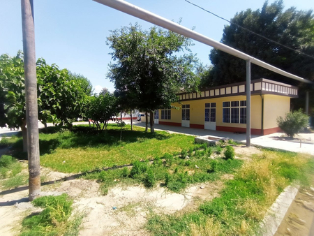 Termez shahar 8-Maktab oldida Do'kon sotiladi