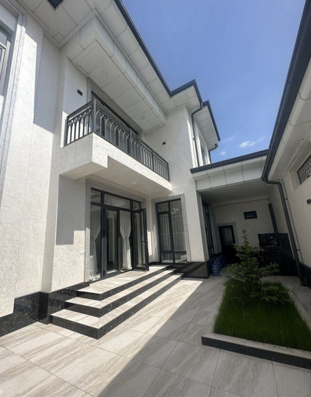 Yunsobod zenittan 1 km ichkarida 2sutu 250 000$min