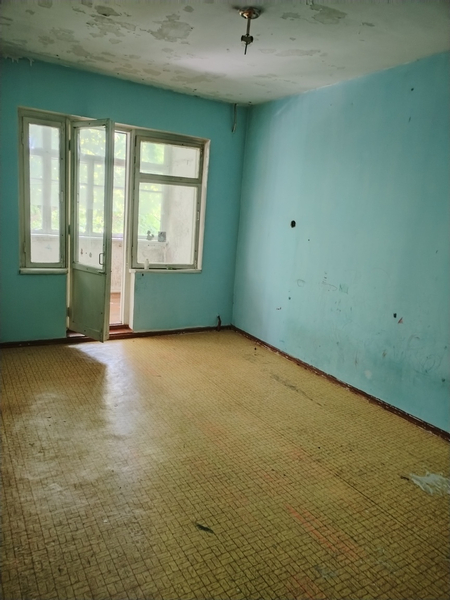 Кора камиш 2/1 уй ижарага берилади
