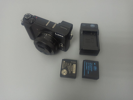 Продам Panasonic Lumix GX-85. В отл. состоянии. 4к съемка и тд. Из США