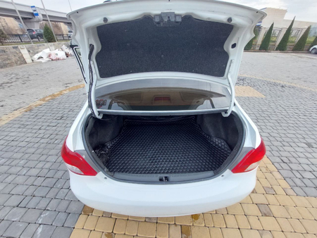 Toyota Yaris sotiladi