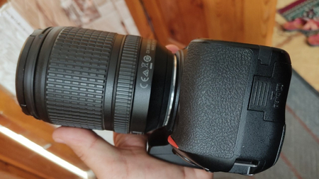NIKON 3500 XOLATI ZOʻT Abektif 18/140