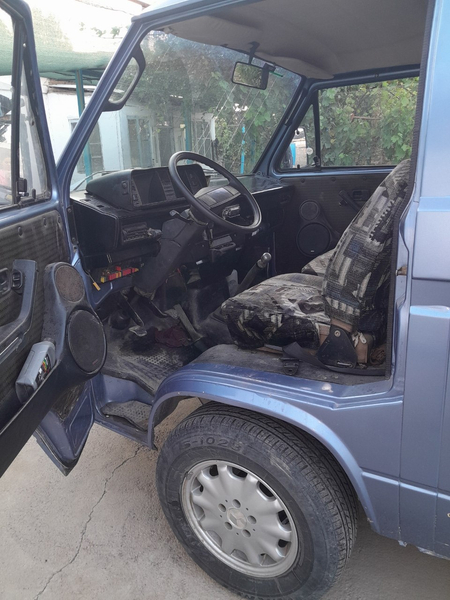 Volkswagen микро автобус сотилади срочна