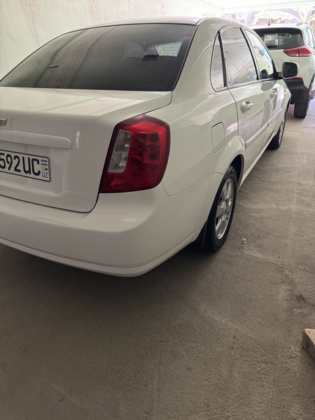 Chevrolet lasetti 3-позиция сотилади