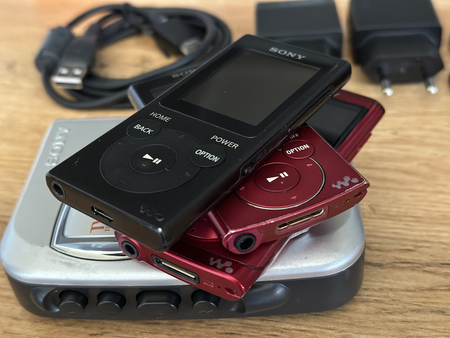 Продам небольшую коллекцию sony walkman