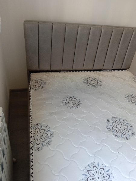 Spalni divan ikita