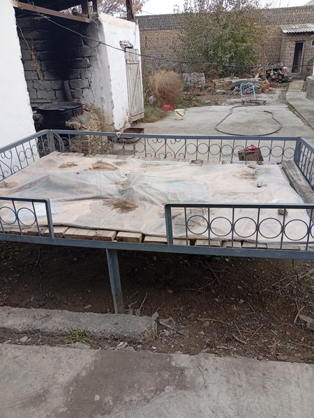 Кроват из уголков