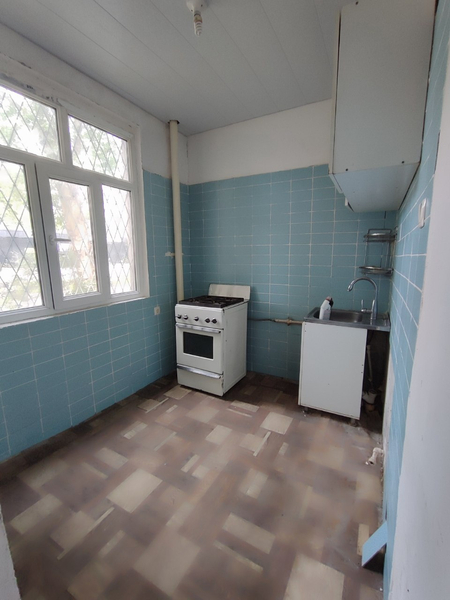 Ялангач массив продается квартира 1/1/4 балкон 1.5×3