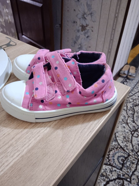 Продаю детскую обувь