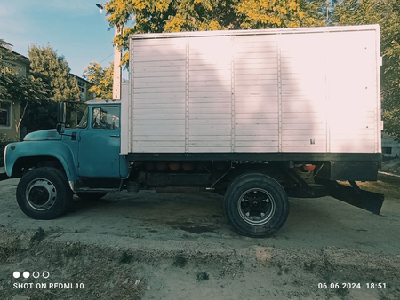 Zil          130