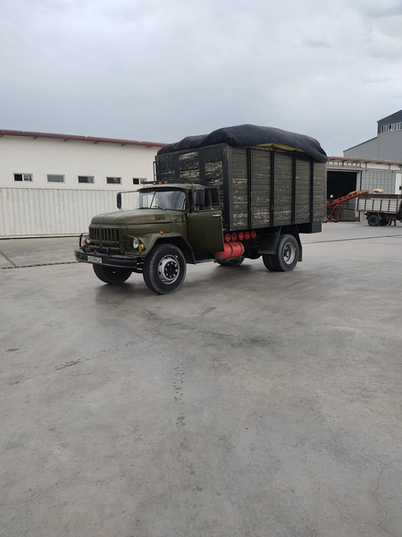 Zil 1991 yil ural mator