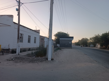 Продается угловой дом в центре города по адресу ул. Ерназар Алакоз.