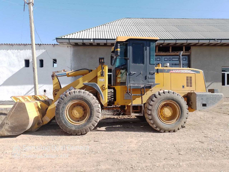 Пагрузчик сотилади  XCMG LW 300