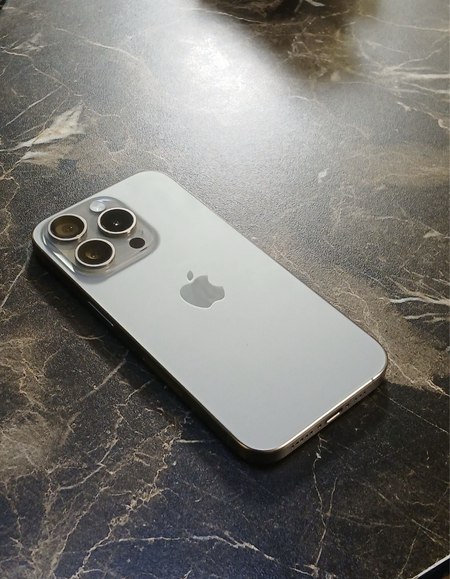 Iphone 15 Pro 128 natural titanium