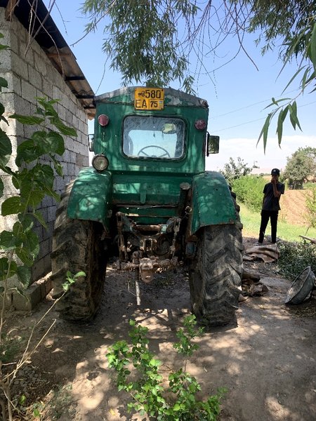Traktor T40 sotiladi