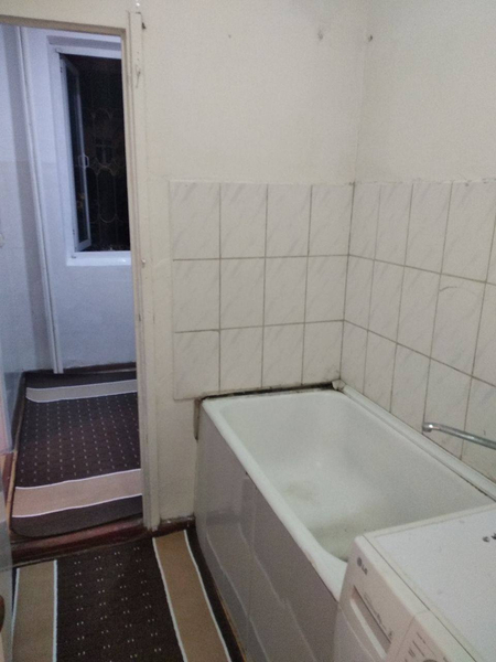 Metroda student bollaga -qizlarga