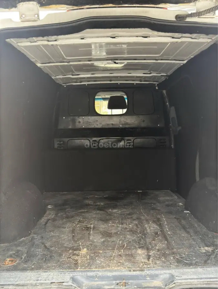 Сотилади Mercedes-Benz Vito