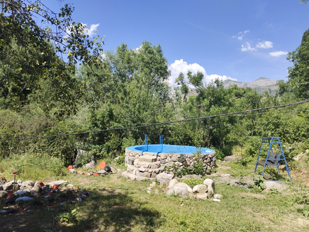 Tapchan baseyn oqar suv muzzdakina chumilishga