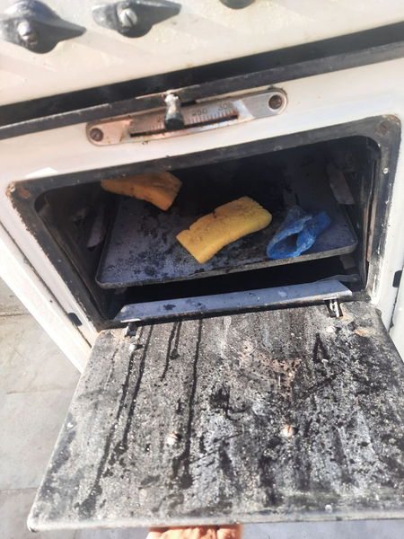 Gaz plitasi sotiladi
