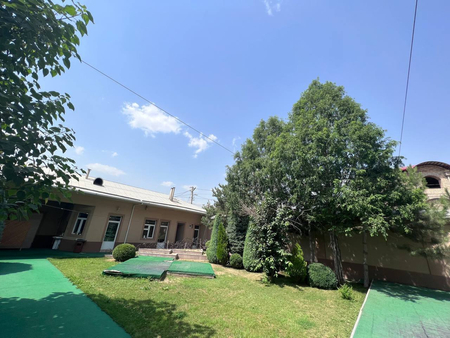 Продаётся огромный особняк