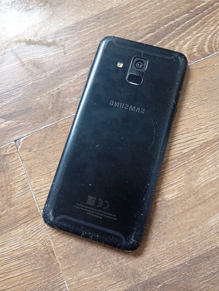 Samsung A6 3/32 гб
