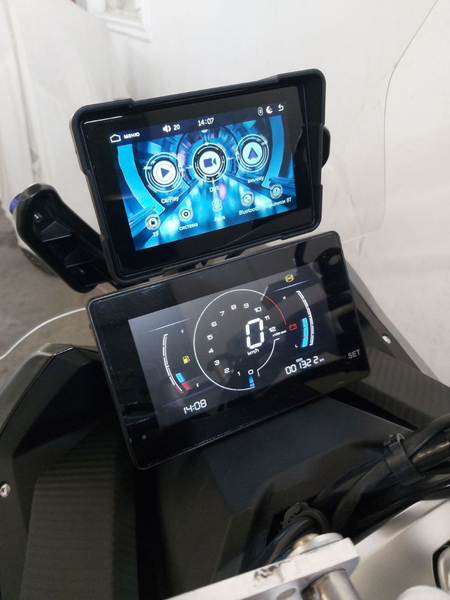 Продам Скутер X-ADV 180.