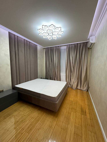 Сдается 4/2/7 квартира 100м2 ул.Истикбол Ор-р:Посольство Франции (ХМЕ)