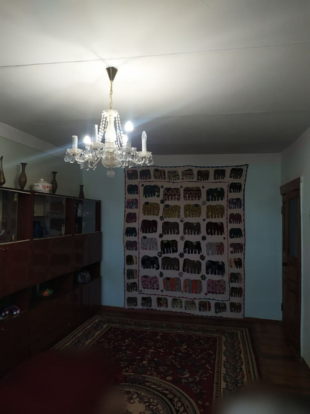 Срочно продаётся отличная, кирпичная, 5комнатная квартира на 4этаже в