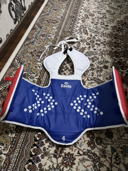 Taekwondo uchun Shlem va Replika