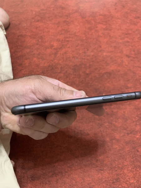 Iphone 11 сотилади