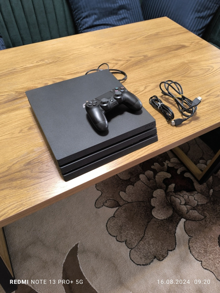 Play Station 4 pro