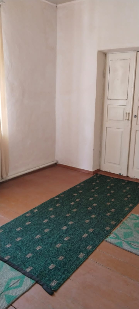 Продаётся дом в Центре Джамбая