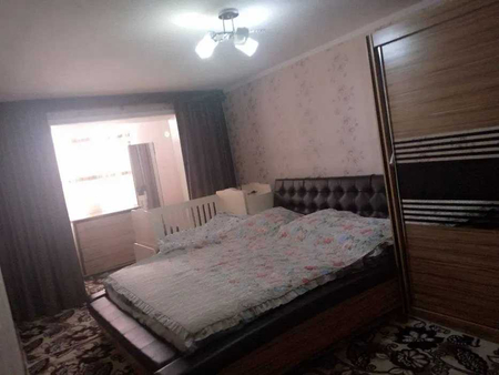 СРОЧНА Банковский домда жойлашган 4 хонали квартира сотилади