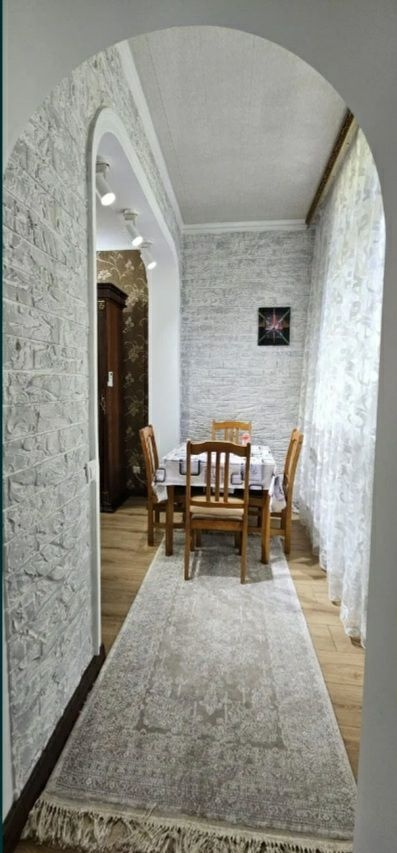 Чиланзар 3кв  3/4/4 Балкон1,5*3м² Общ пл60м²