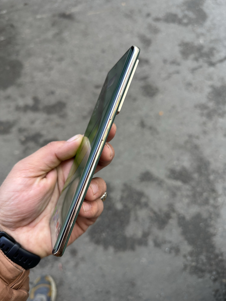 Infinix Note 40 Pro 256 gb ideal